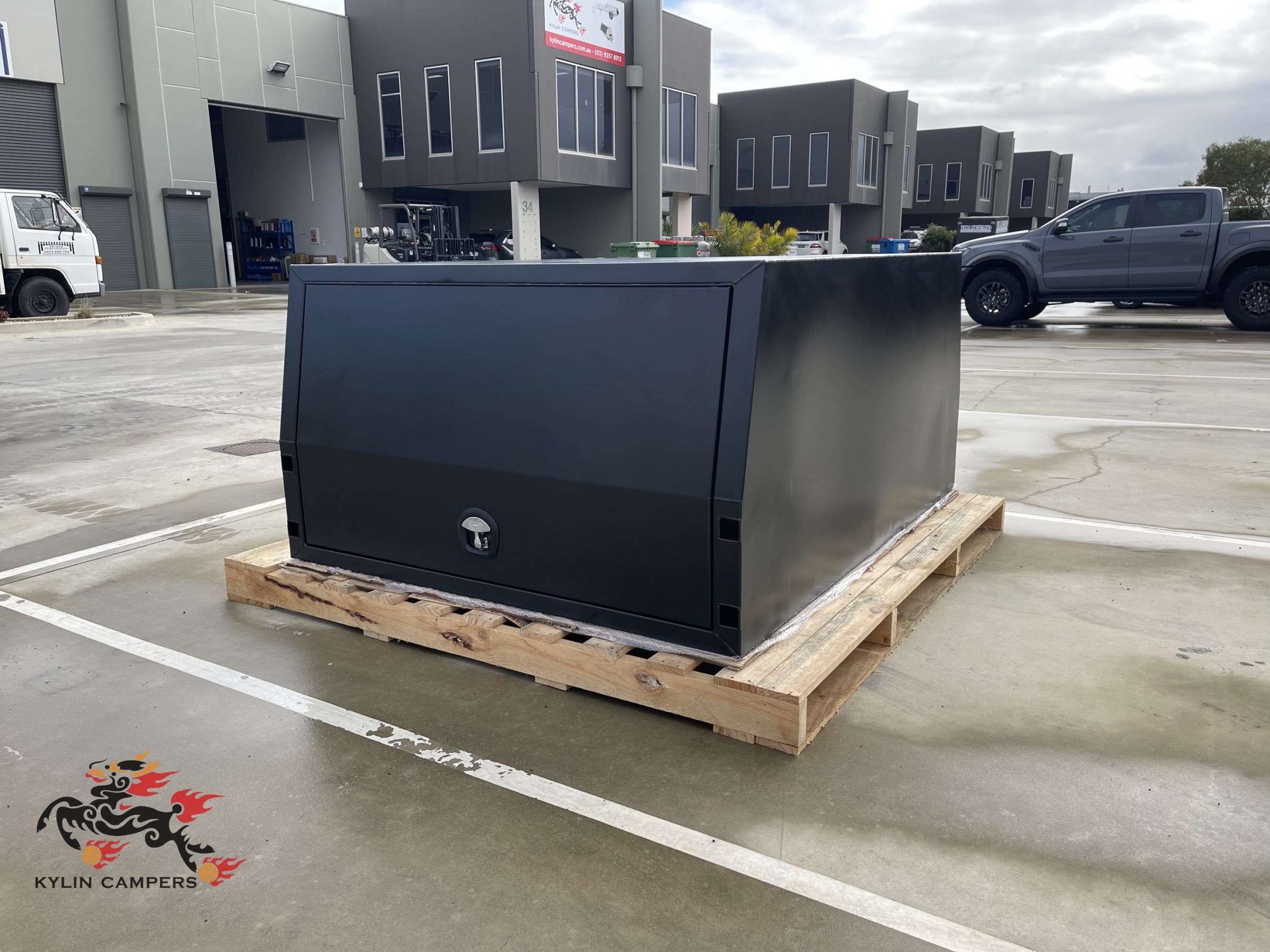 1500mm Long Black Flat Jack off Canopy, aluminium ute canopyKylin Campers