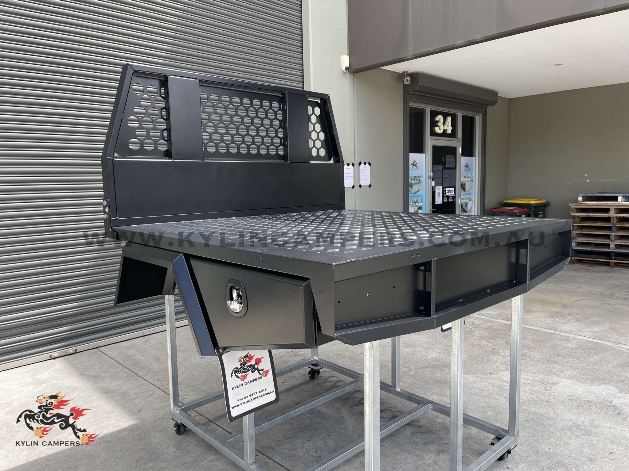 Dual Cab Aluminium Ute Tray w/Headboard- Satin Black 1730mm LongKylin ...